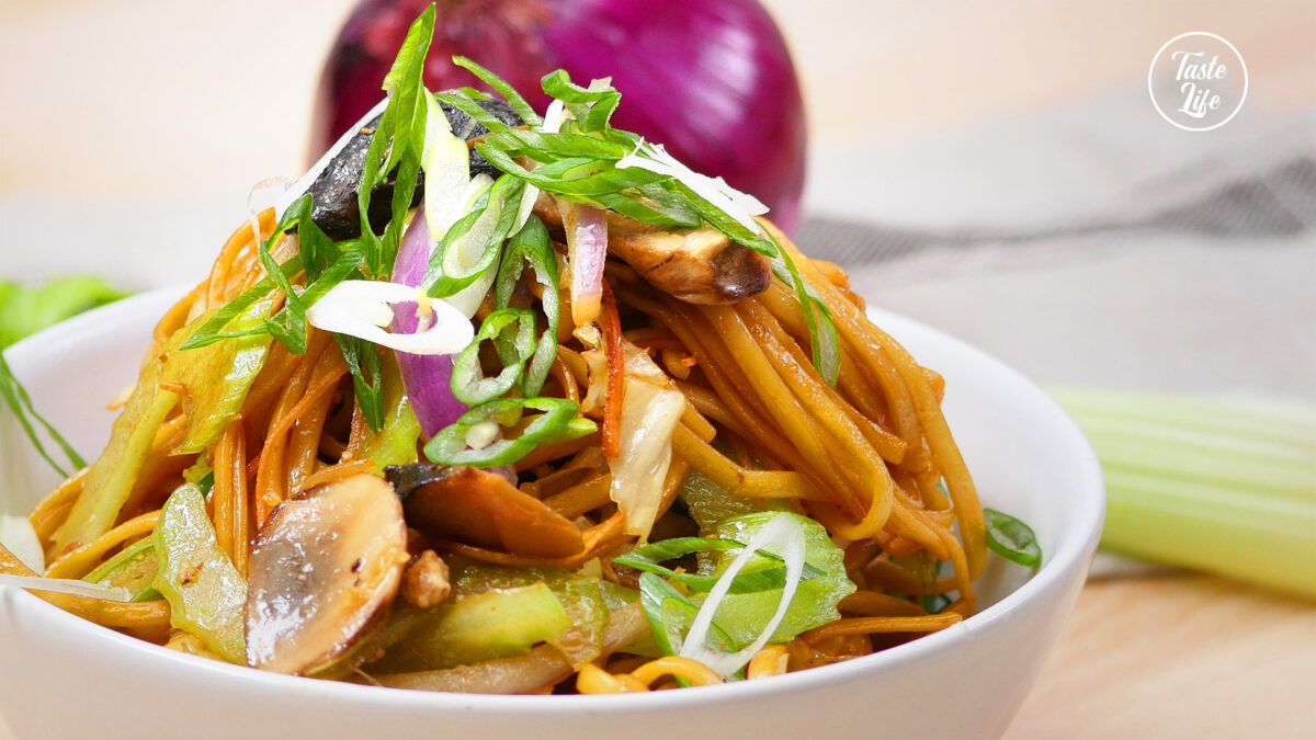Chicken Lo Mein | chinese food | how to | noodle soup | Taste Life