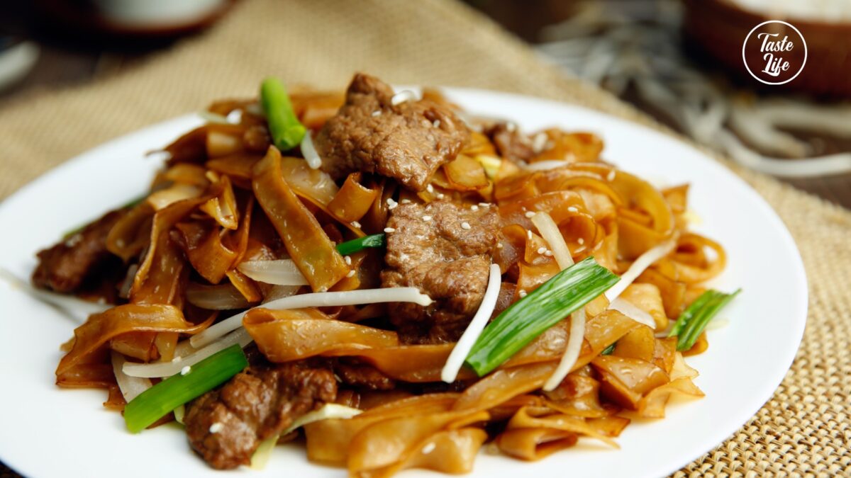 Beef Chow Fun | beef stew | chinese food | chow mein | Taste Life