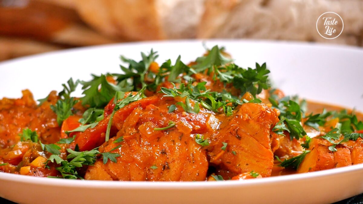 Tomato Fish Stew with Bread | bass | cooking | crab | Taste Life