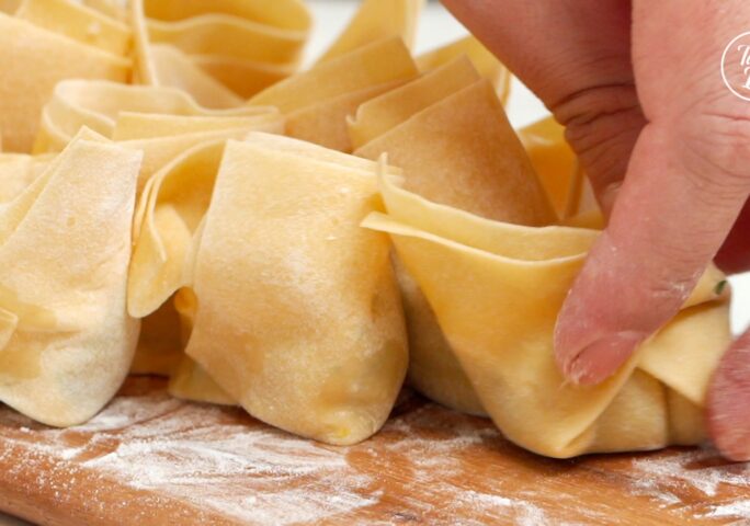 Asian-Inspired Ravioli in Creamy Mushroom Sauce | dinner recipes | easy ...