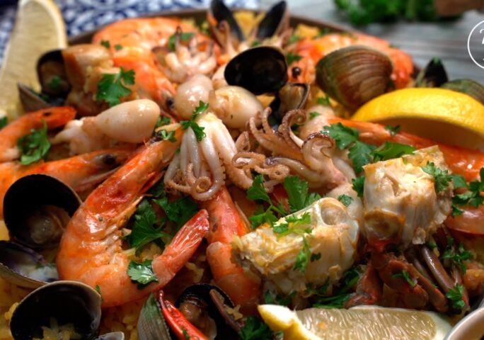 Easy Spanish Paella | seafood | easy dinner | Taste Life