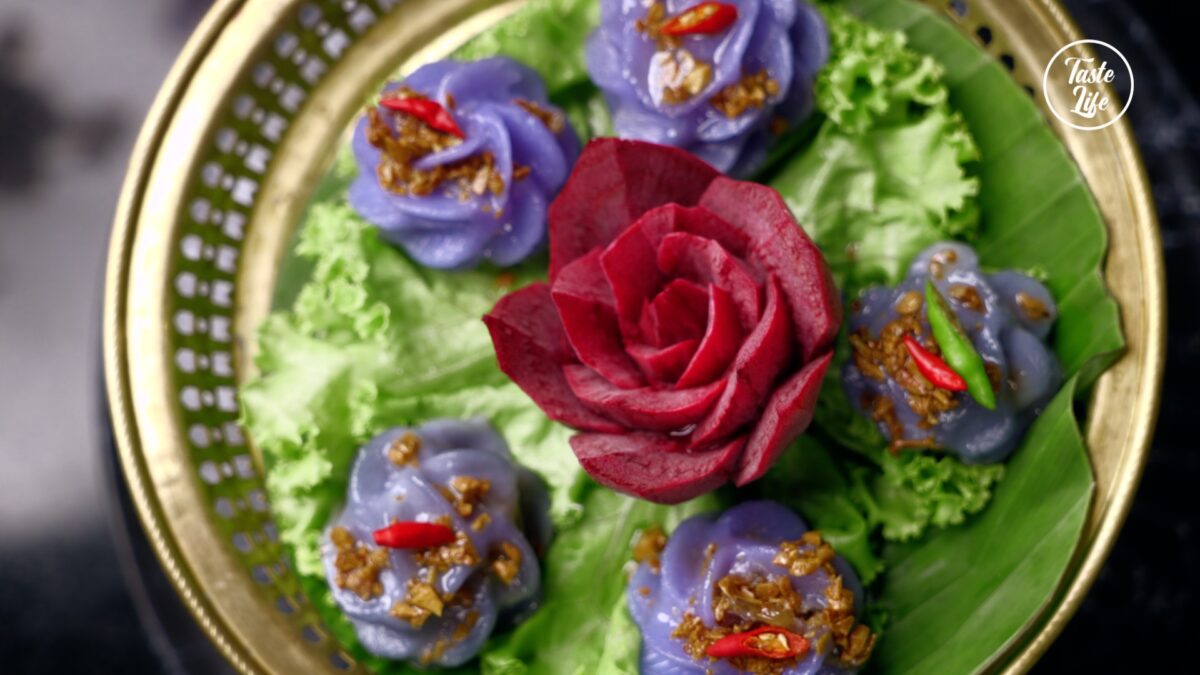 Steamed Butterfly Peas Dumplings (Chor Muang) | appetizer recipes ...