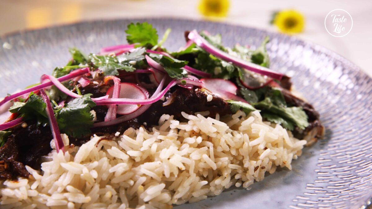 Mole Negro Con Pollo | chicken recipe | dinner | mexican foood | Taste Life