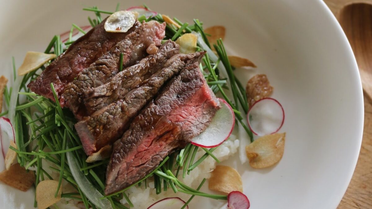Seared Steak Rice Bowl | steak | beef | rice bowl | Taste Life
