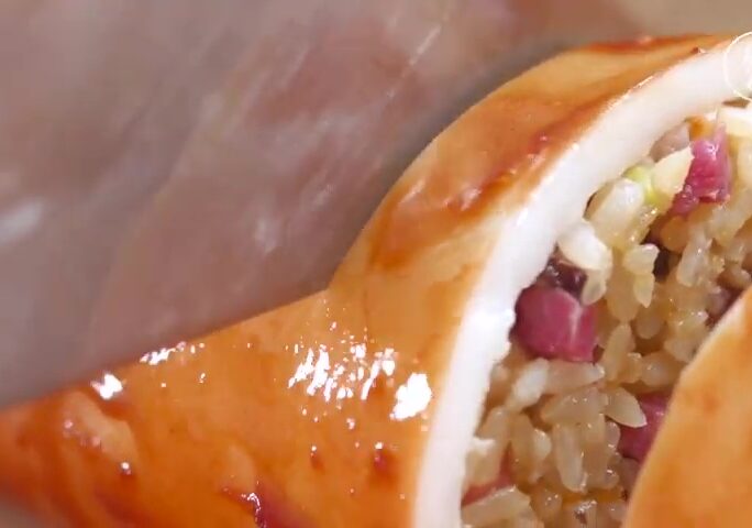 Stuffed Squids with Sticky Rice | cooking | crab | dinner | Taste Life