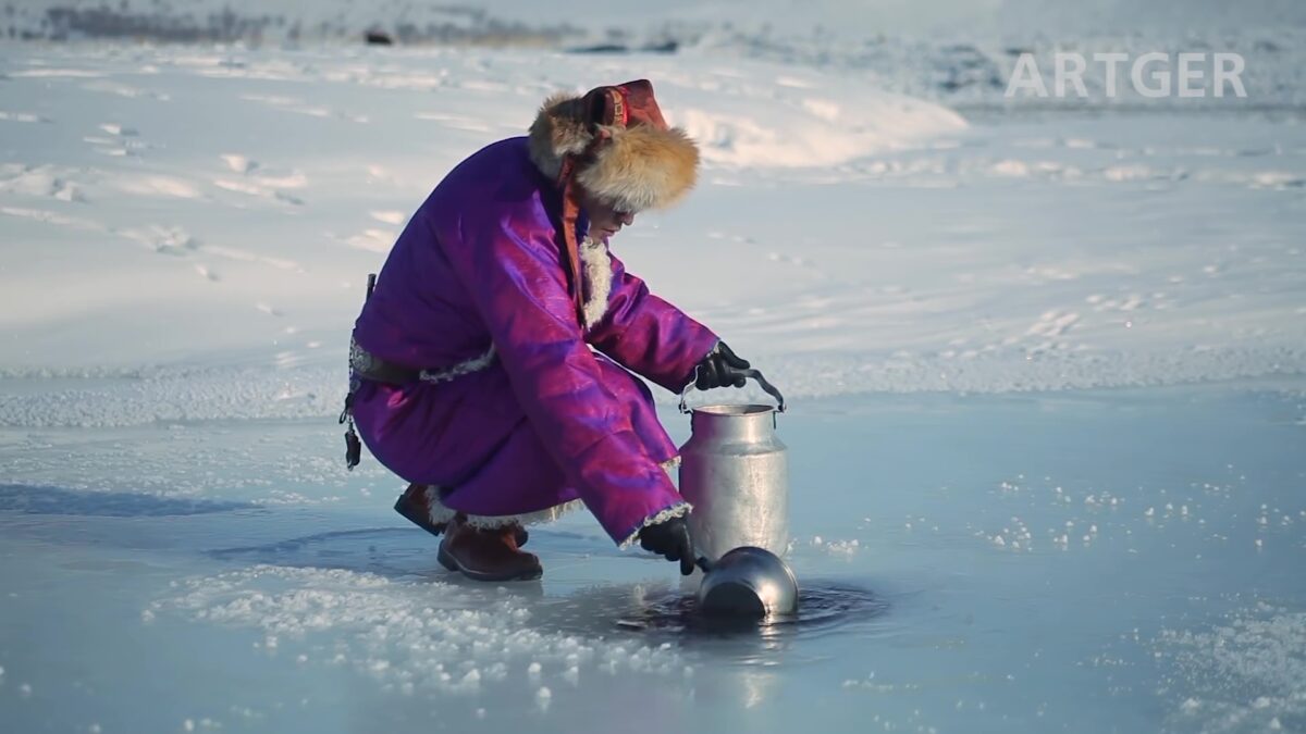 Cooking the Grand Khan Leg of Lamb – Traditional Nomadic Way | Taste Life