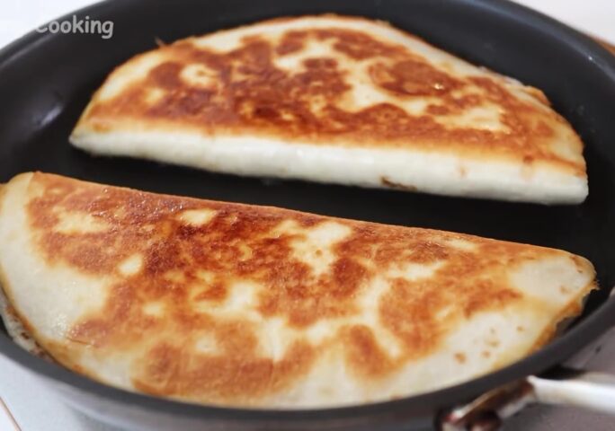 10 minutes breakfast! Extremely Easy and Delicious! I made this every ...