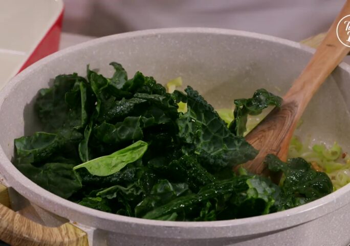 Spanakopita (Greek Spinach Pie) | cooking | dinner | dinner ideas ...