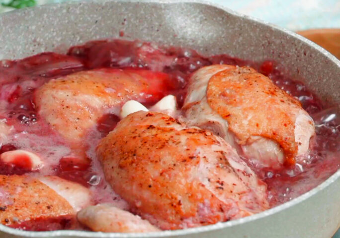 Chicken Braised in Red Wine | chicken | wine | Taste Life