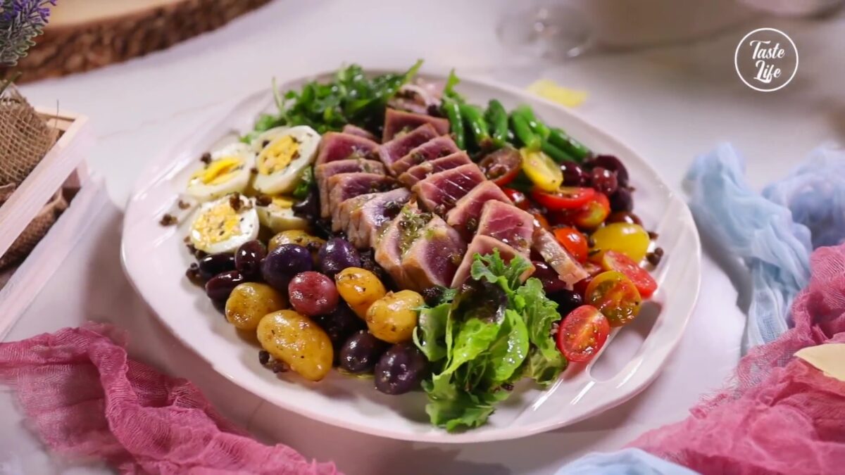 French Nicoise Salad With Seared Tuna | bass | catfish | fish recipes ...