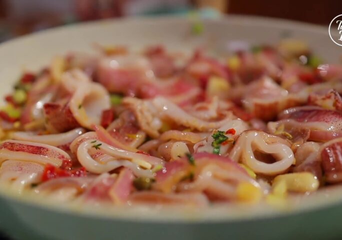 Calamari in Guazzetto | crab | fish | oyster | Taste Life